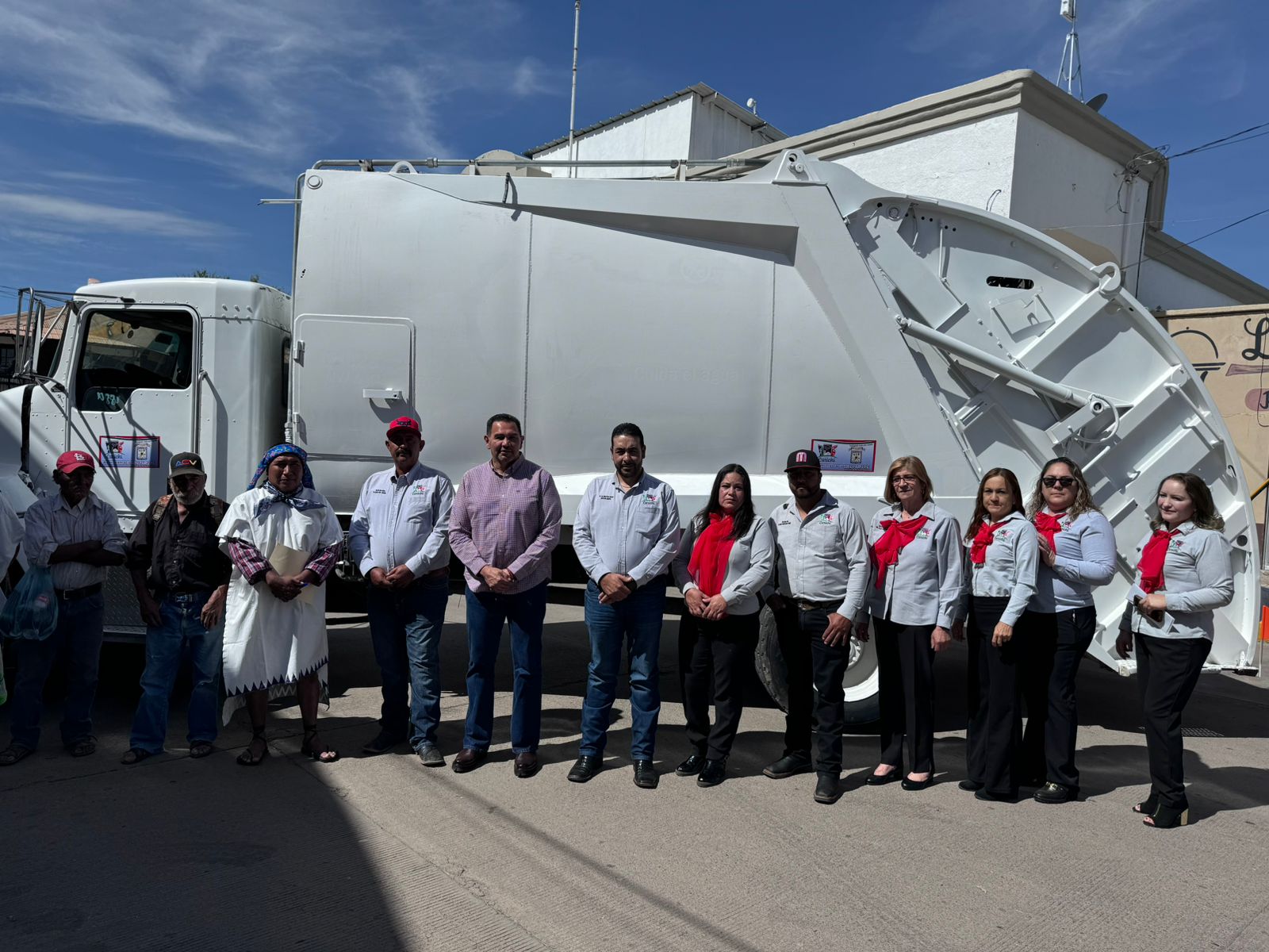 Entrega alcalde Camión recolector de basura en Carichí - Chihuahua en Red